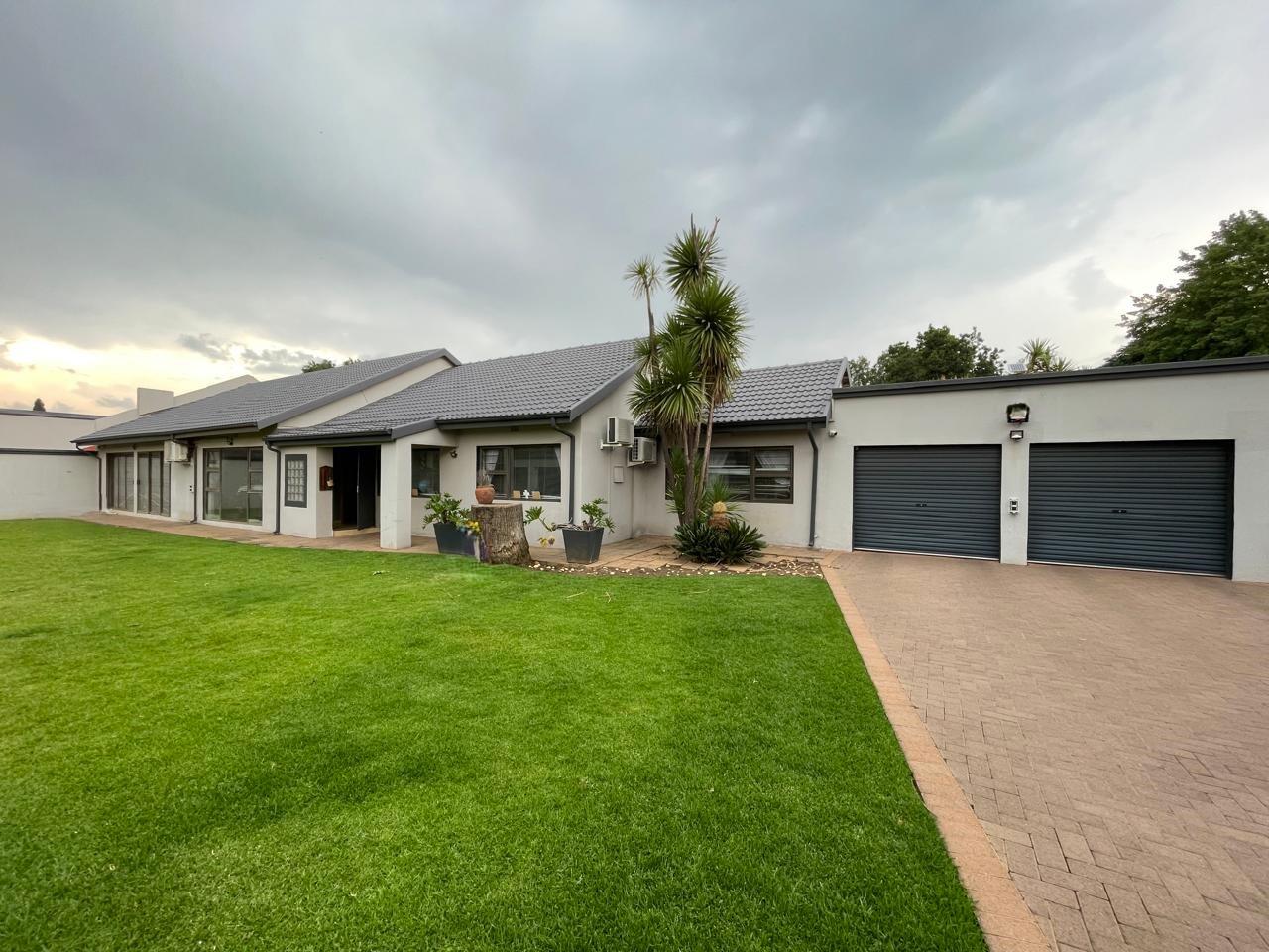 3 Bedroom House for sale in Arcon Park - P24-116677569