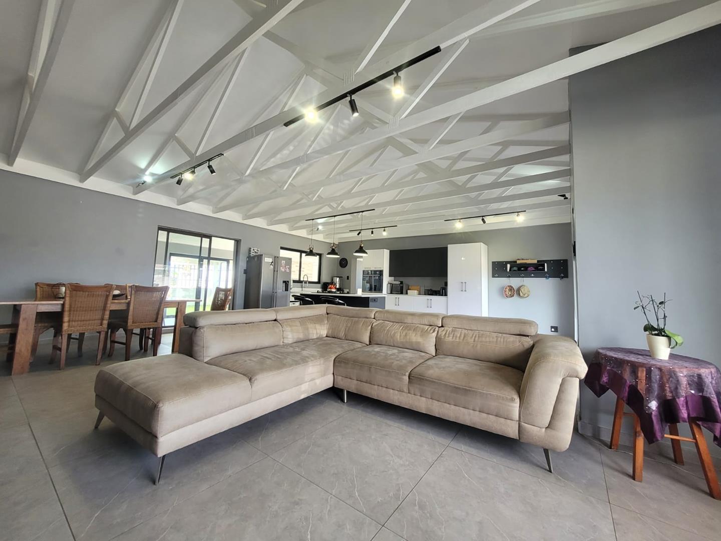 3 Bedroom House for sale in Levallia - 6 Stuurman - P24-116679001