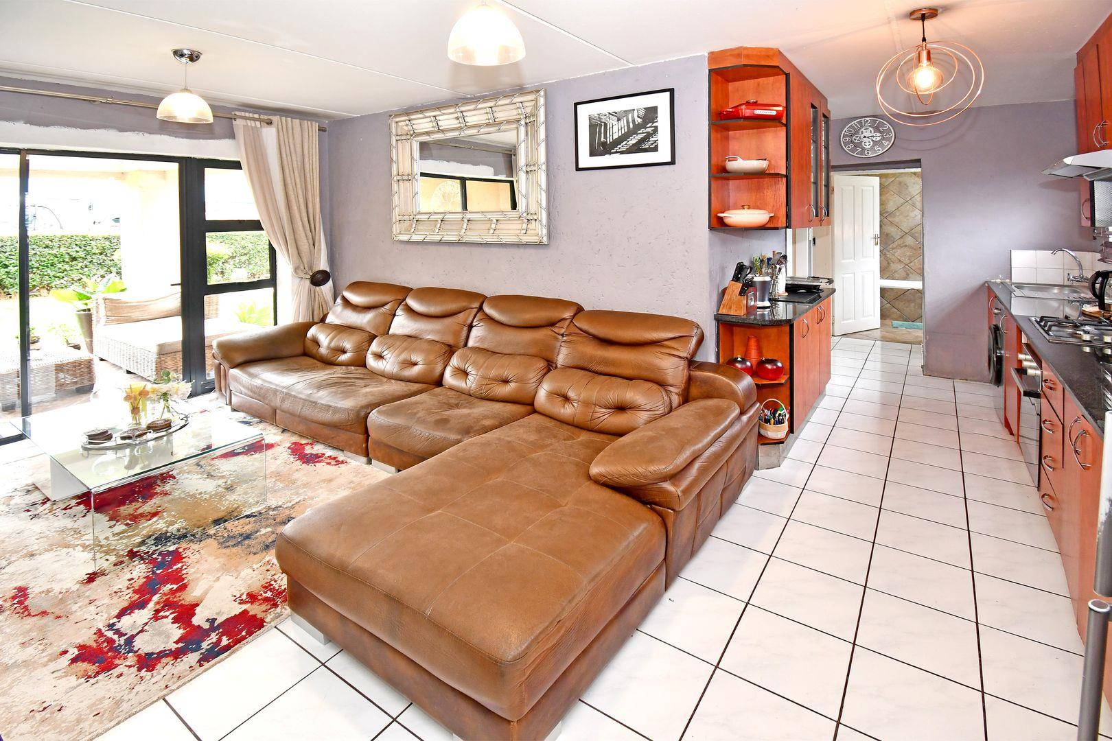 2 Bedroom Apartment / flat for sale in Bramley View - P24-116679391