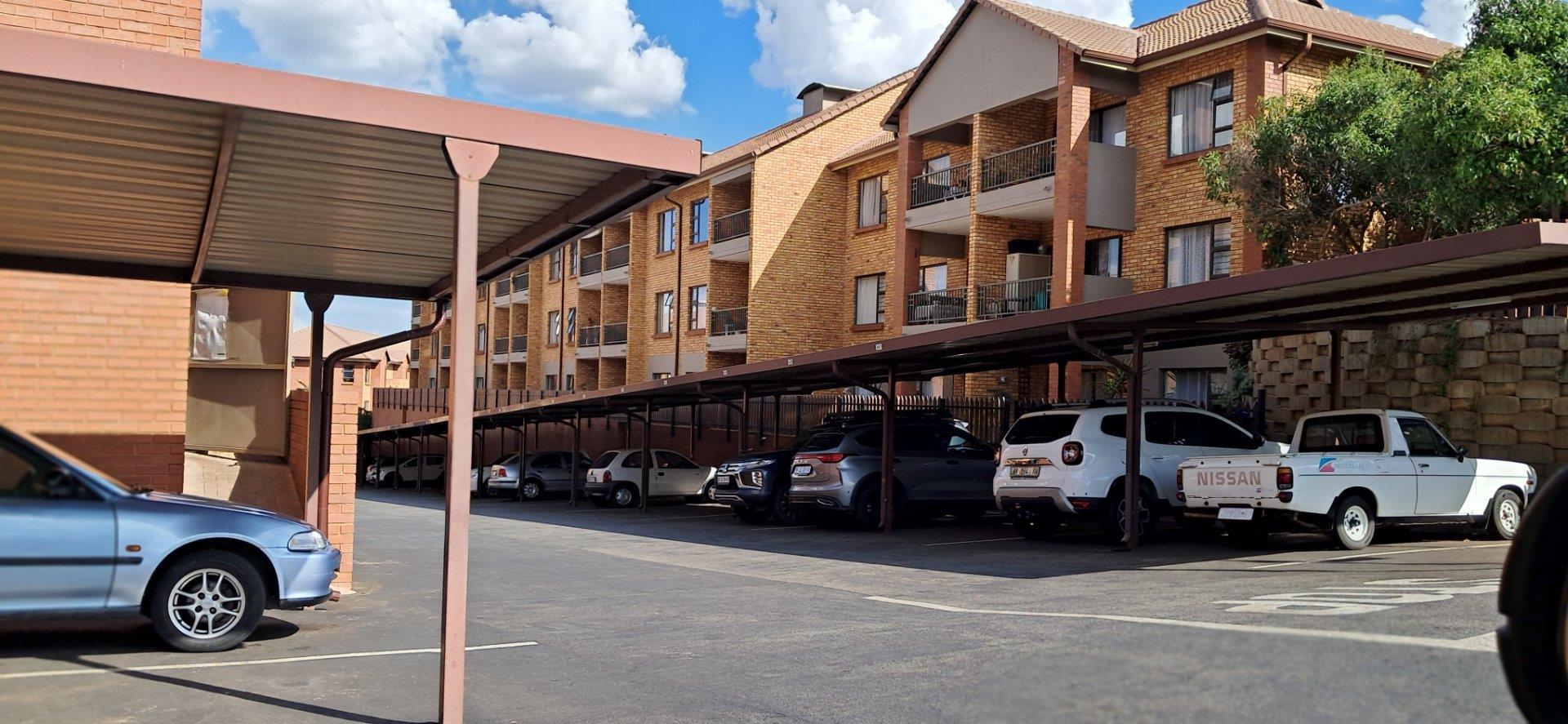 2 Bedroom Apartment / flat for sale in Featherbrooke Hills Retirement ...