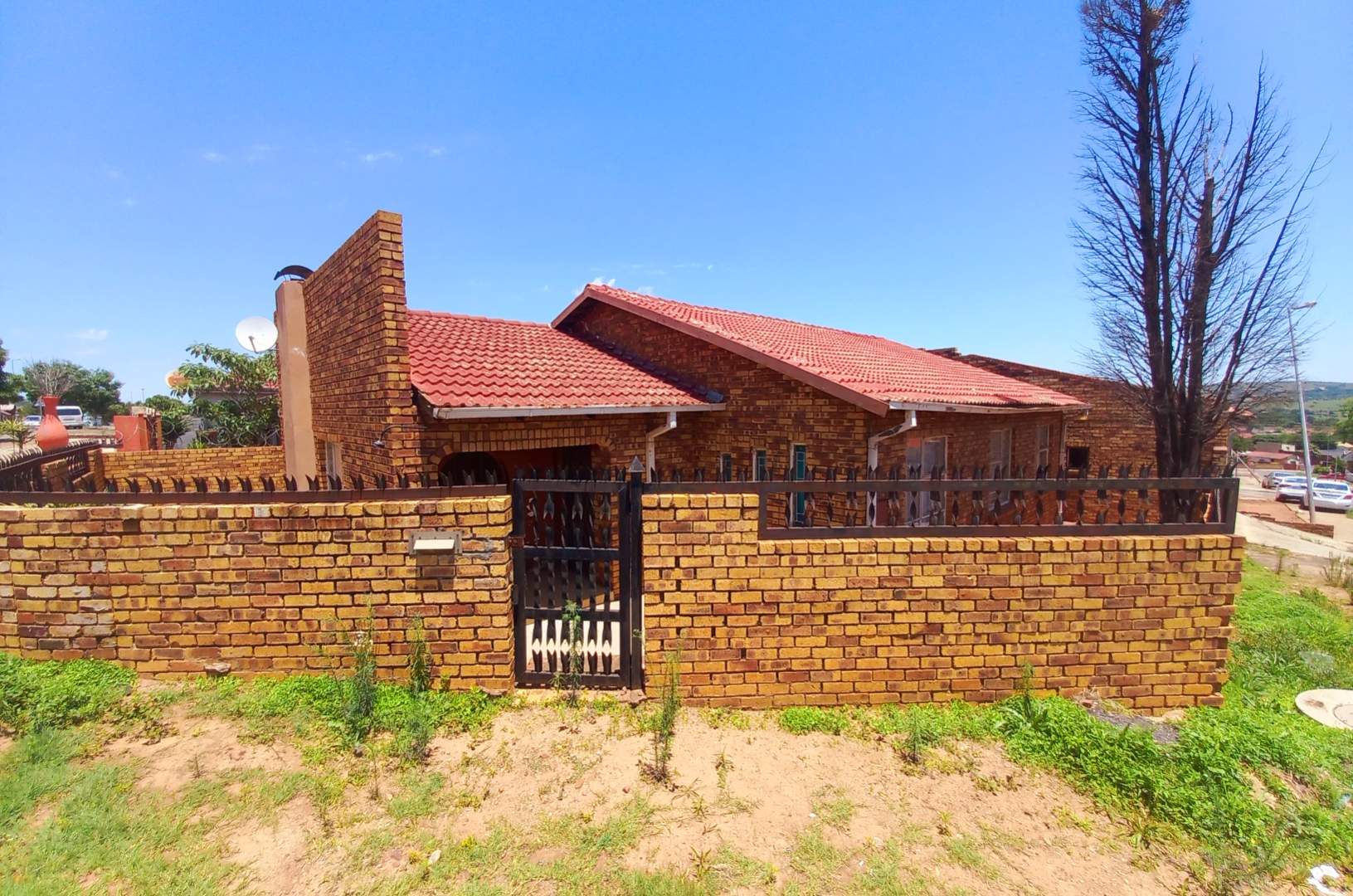 3 Bedroom House for sale in Atteridgeville - P24-116681317