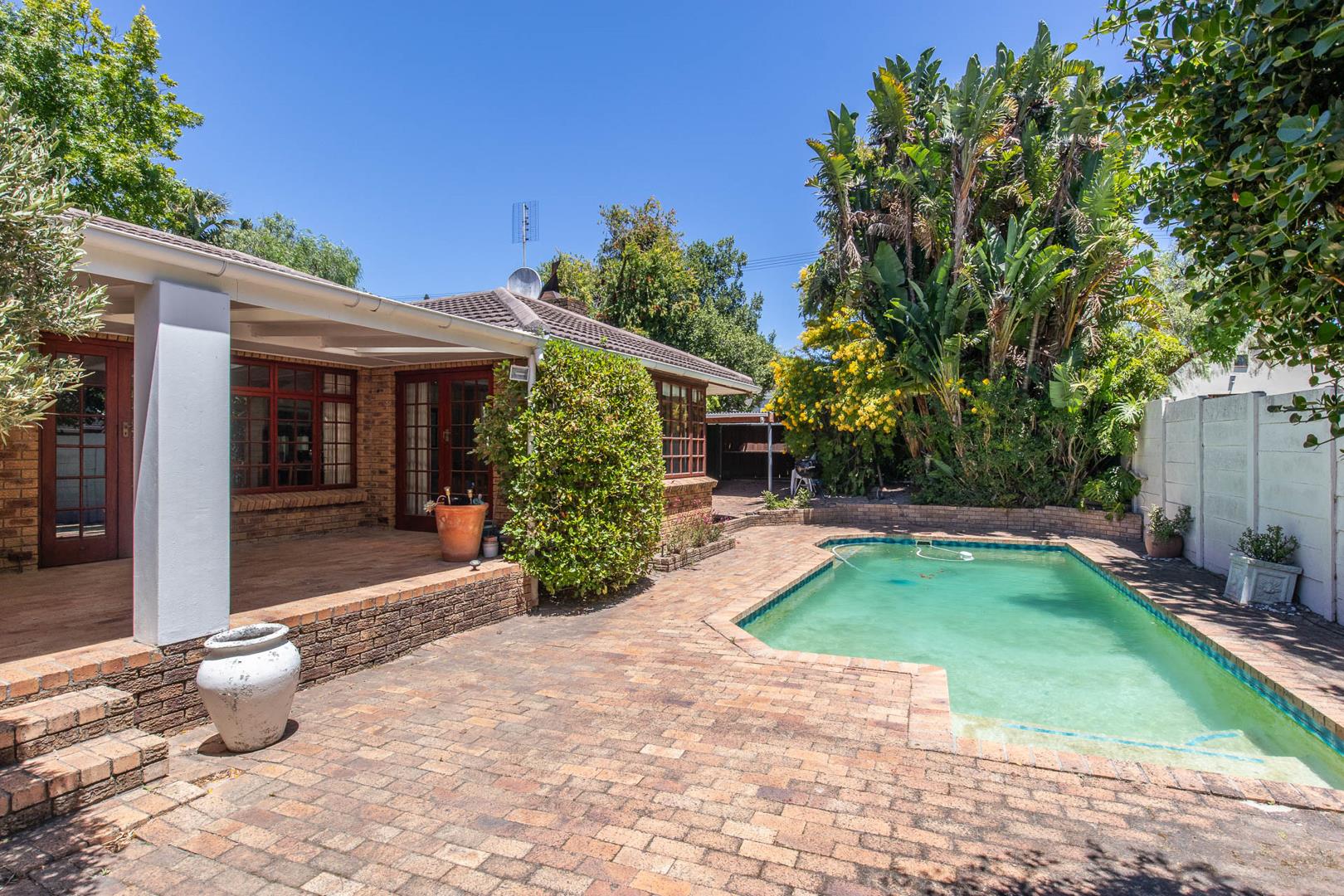 5 Bedroom House for sale in Constantia - 10 Brink Rd - P24-116683784