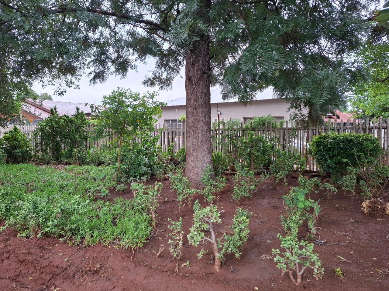 3 Bedroom House for sale in Rustenburg Central - P24-116680979