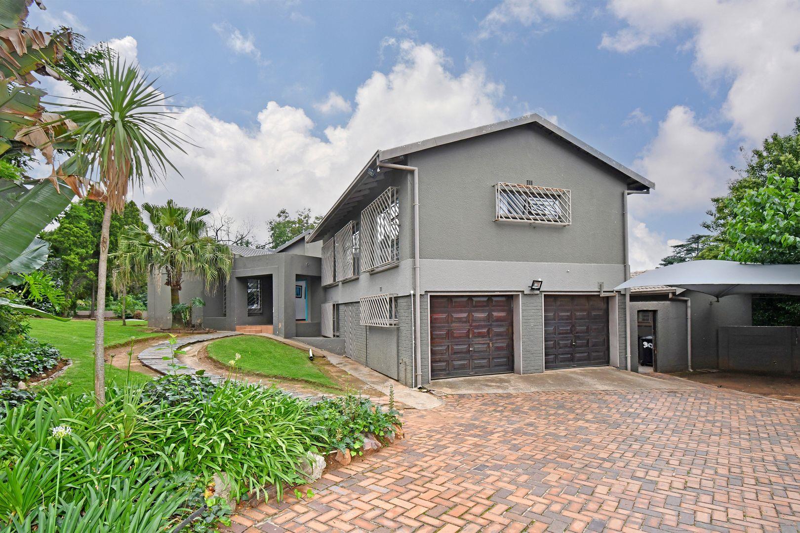 3 Bedroom House for sale in Bramley View - P24-116684247