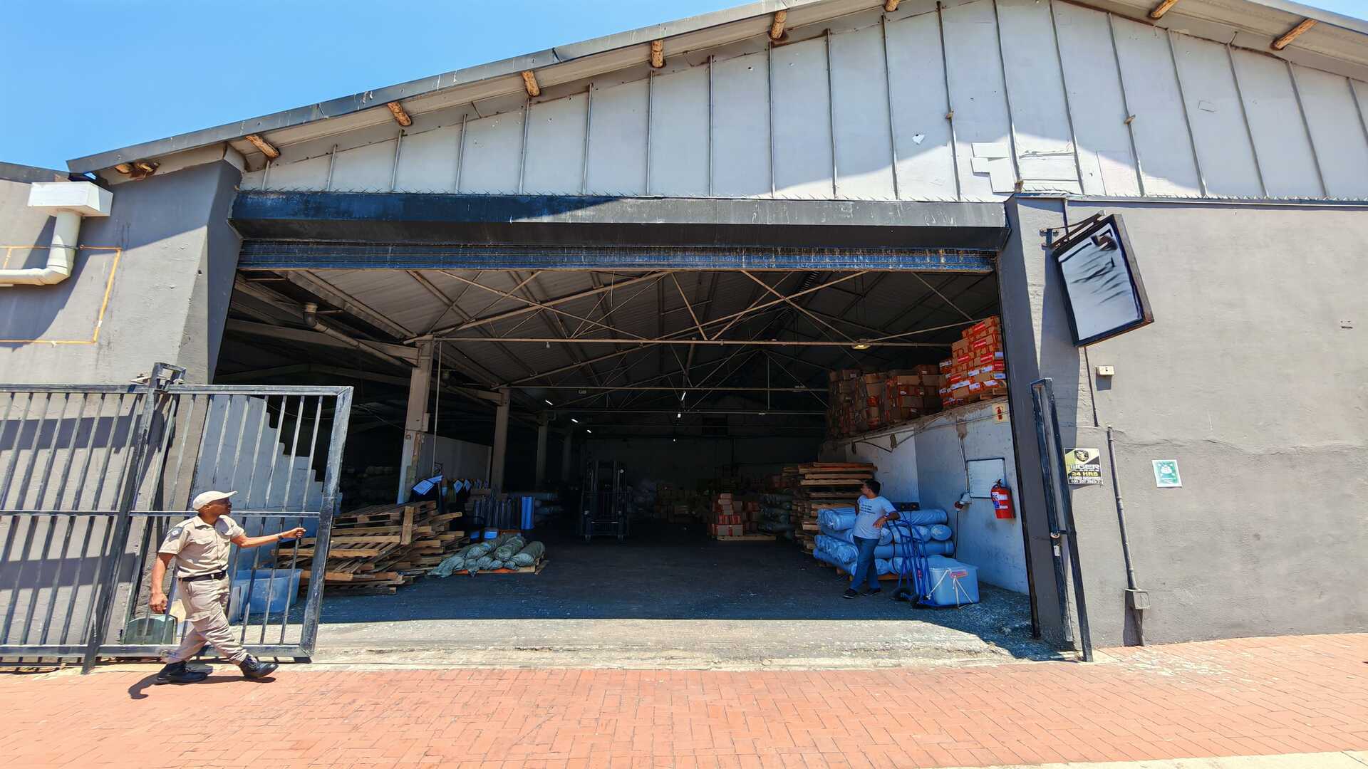 Industrial property to rent in Umgeni Business Park - P24-116687354