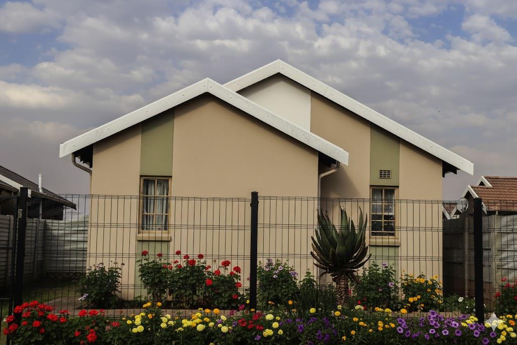 3 Bedroom House for sale in Palm Ridge - 78765 Phillips Street - P24 ...