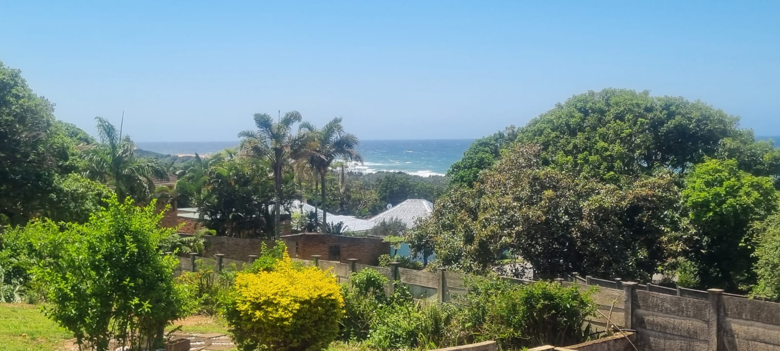 4 Bedroom House for sale in Pumula - P24-116688998