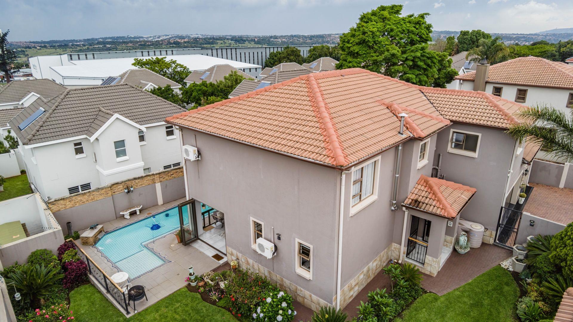 3 Bedroom House for sale in Ruimsig - 1 Ruimsig View Estate, 7 Van Der ...