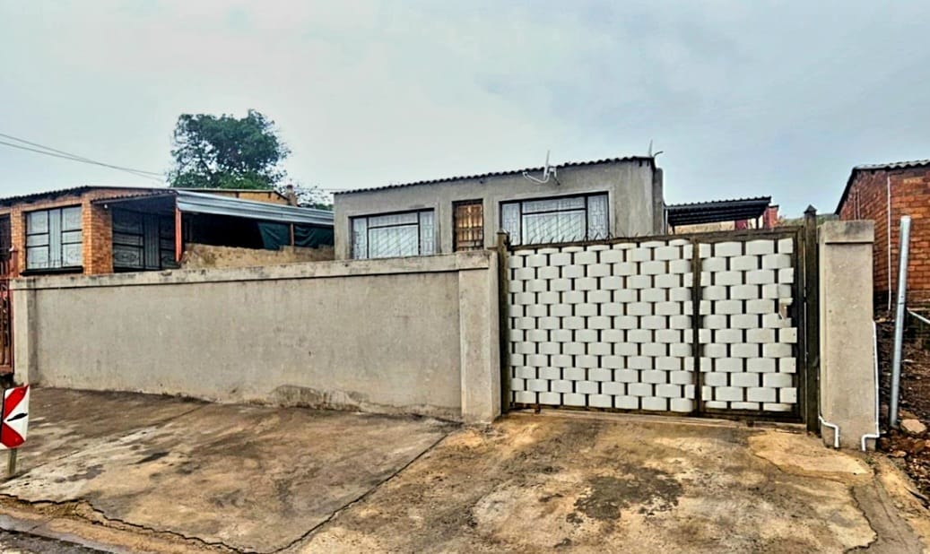 4 Bedroom House for sale in Atteridgeville - P24-116690948