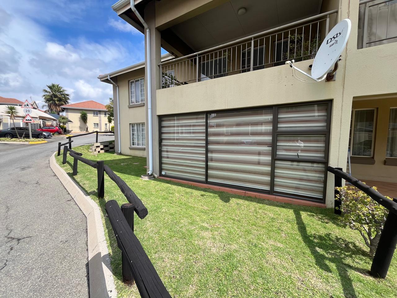 3 Bedroom Townhouse for sale in Atlasville - P24-116691695