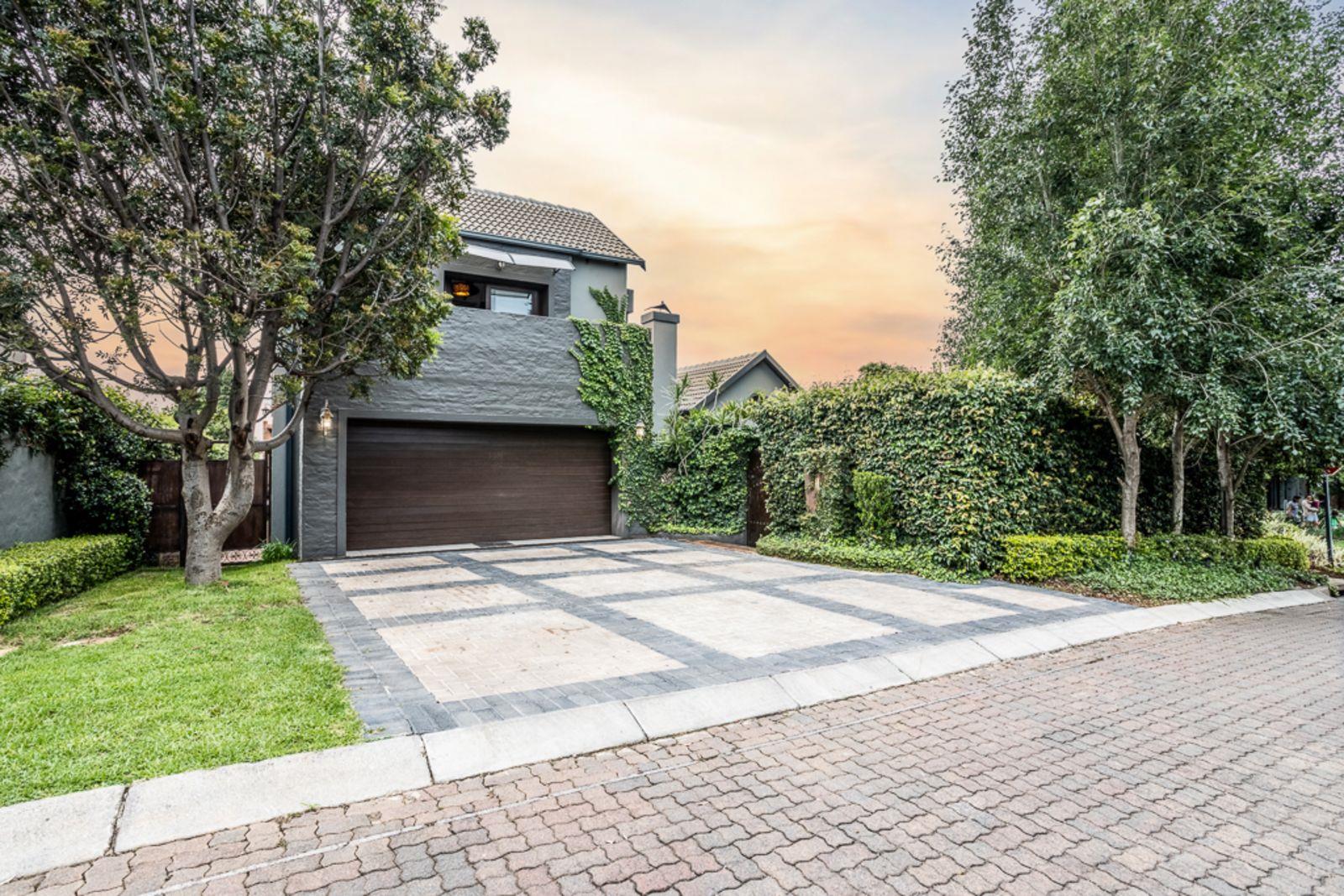 4 Bedroom House for sale in Olympus Country Estate - 47 Water Berry ...