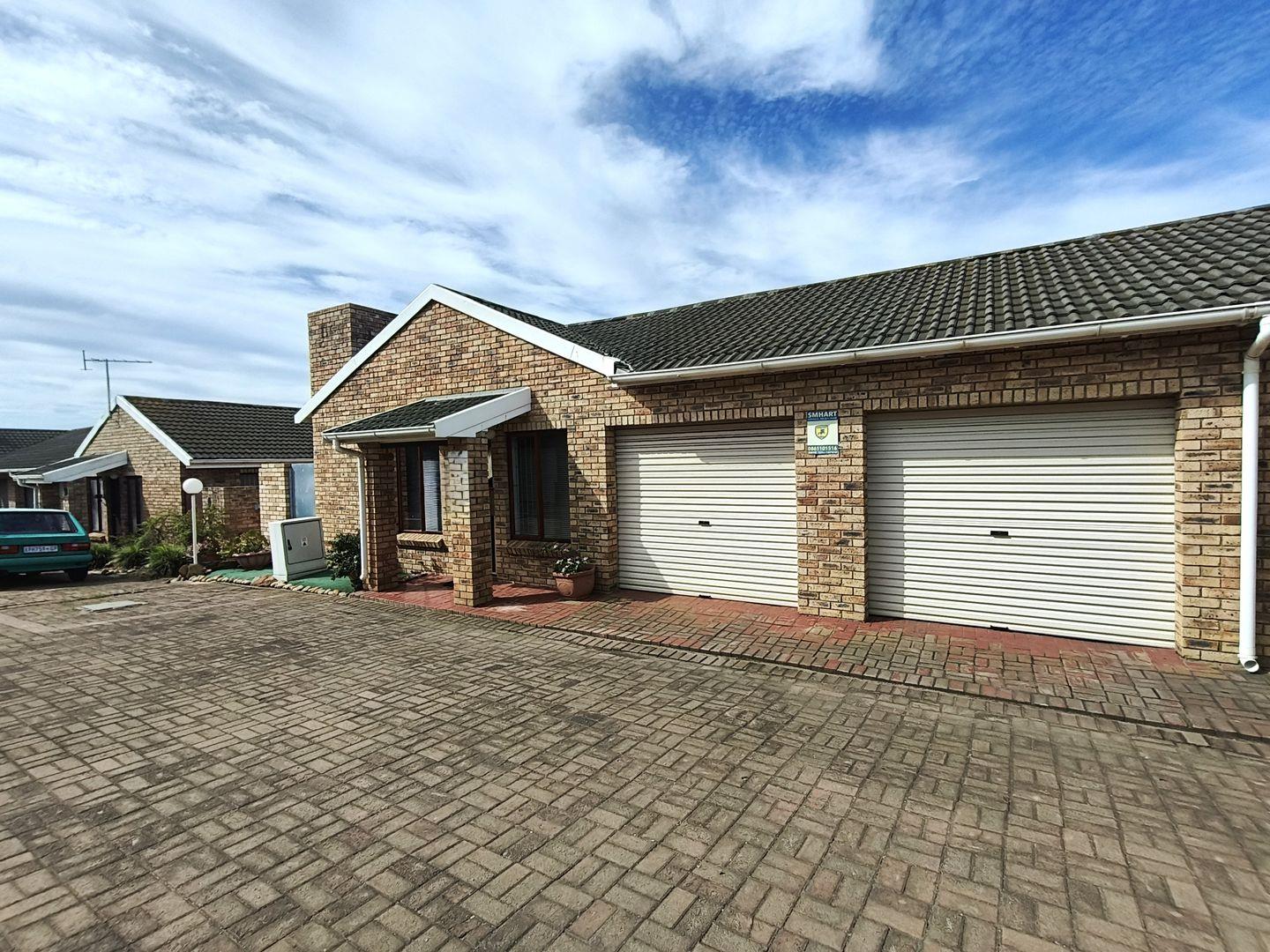 3 Bedroom Townhouse for sale in Jeffreys Bay Central - P24-116707783