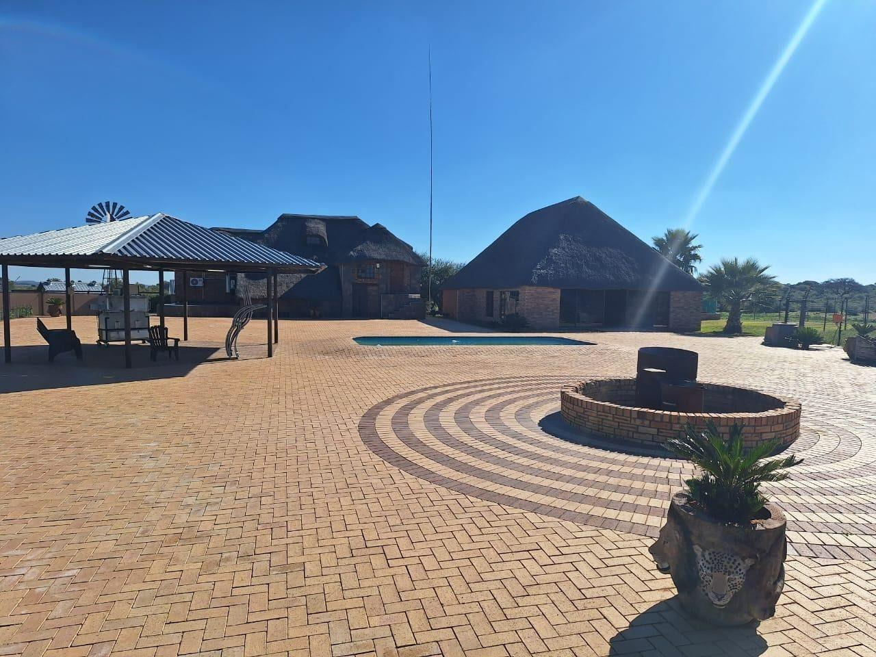 Farm for sale in Koffiefontein Rural - P24-116708418