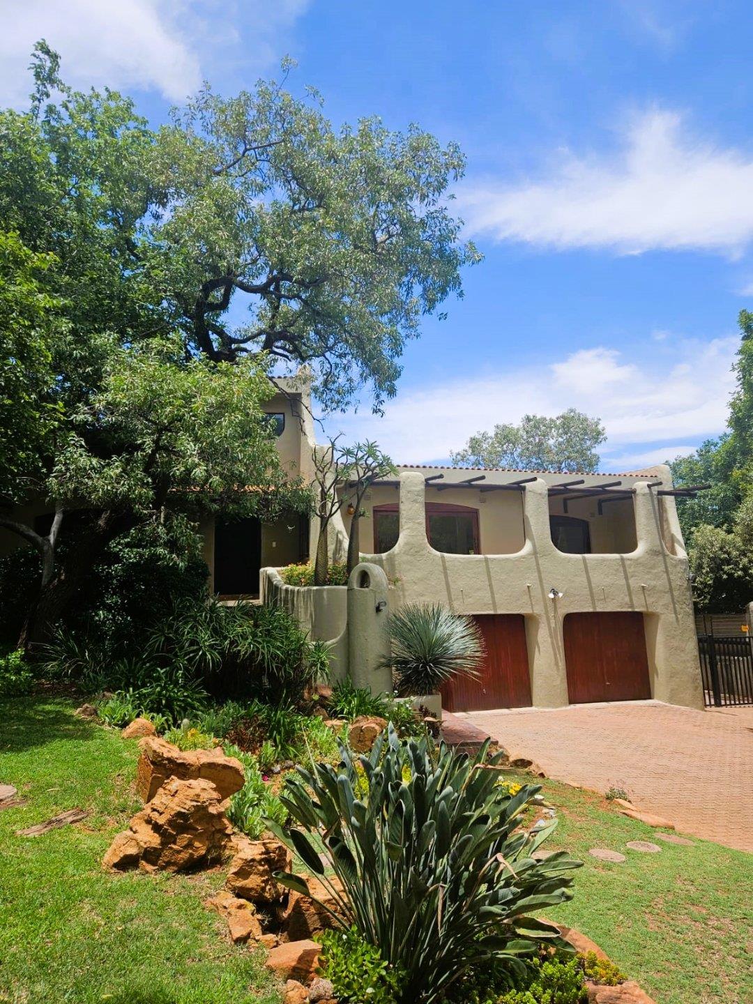4 Bedroom House for sale in Cashan - P24-116711455
