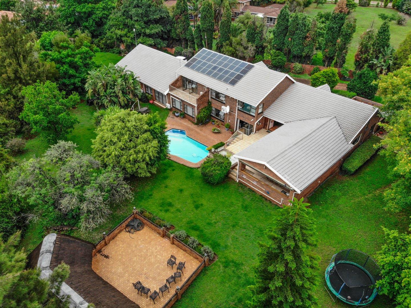 4 Bedroom House for sale in Ruimsig - P24-116593466
