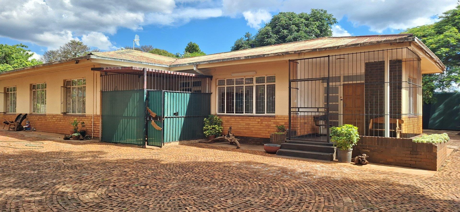 3 Bedroom House for sale in Mokopane Central - P24-116715983