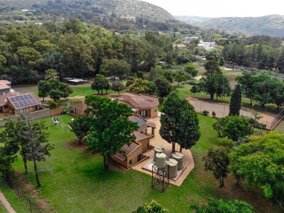 9 Bedroom House for sale in Poortview - P24-116716697
