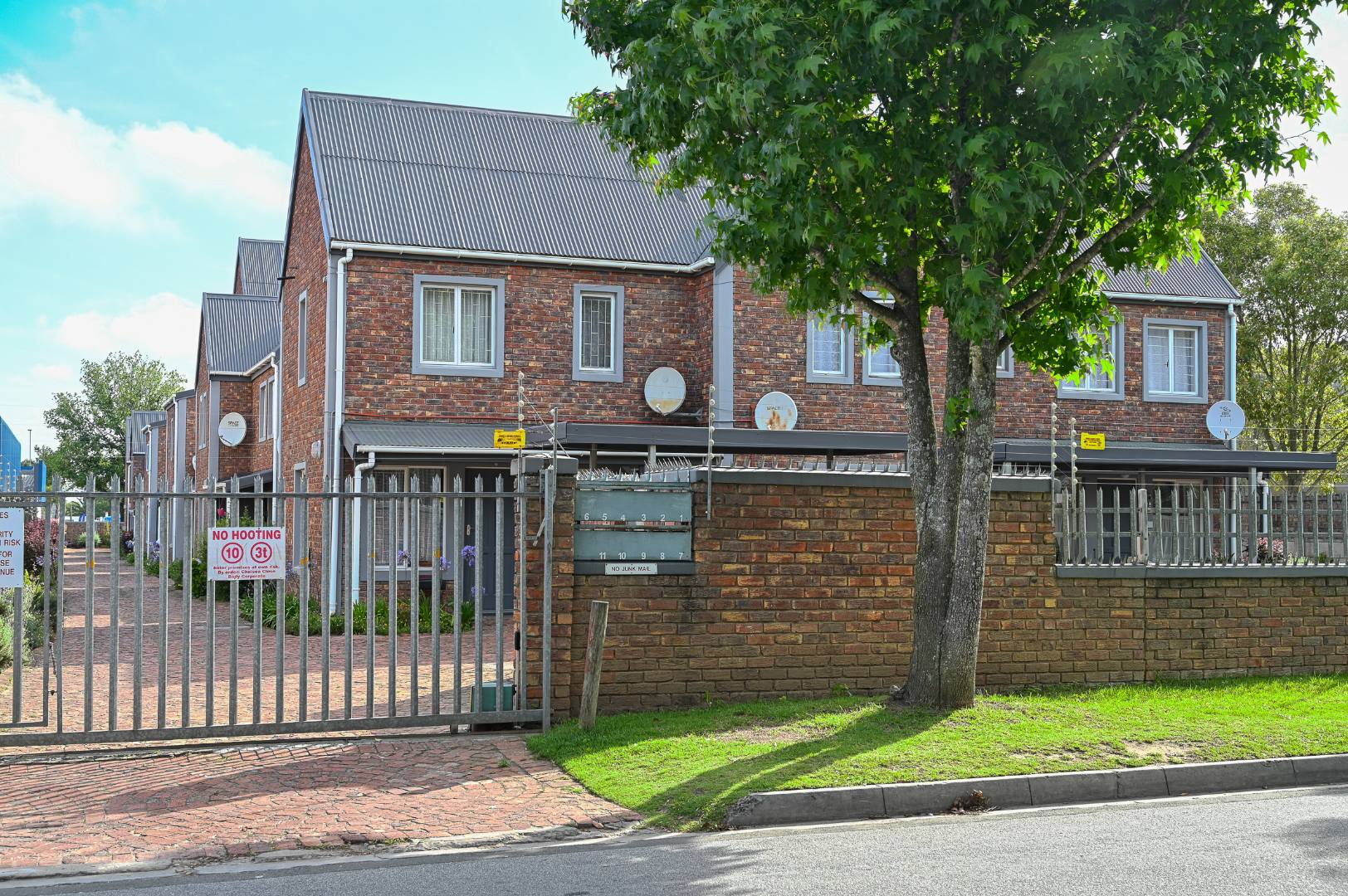 George East Property : Property and houses for sale in George East ...