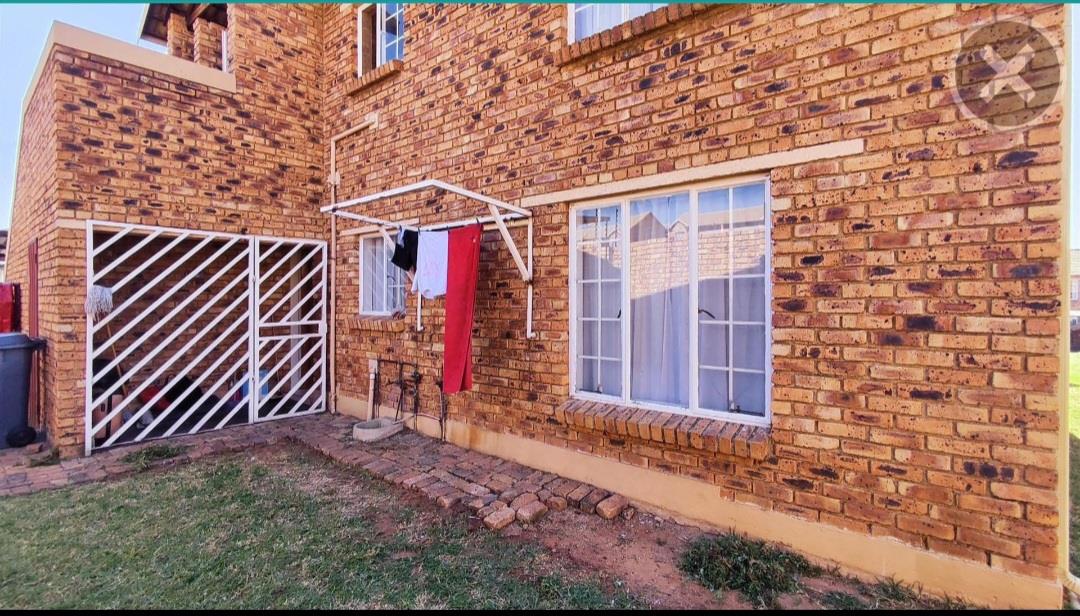 2 Bedroom Apartment / flat for sale in Chloorkop - P24-116723517