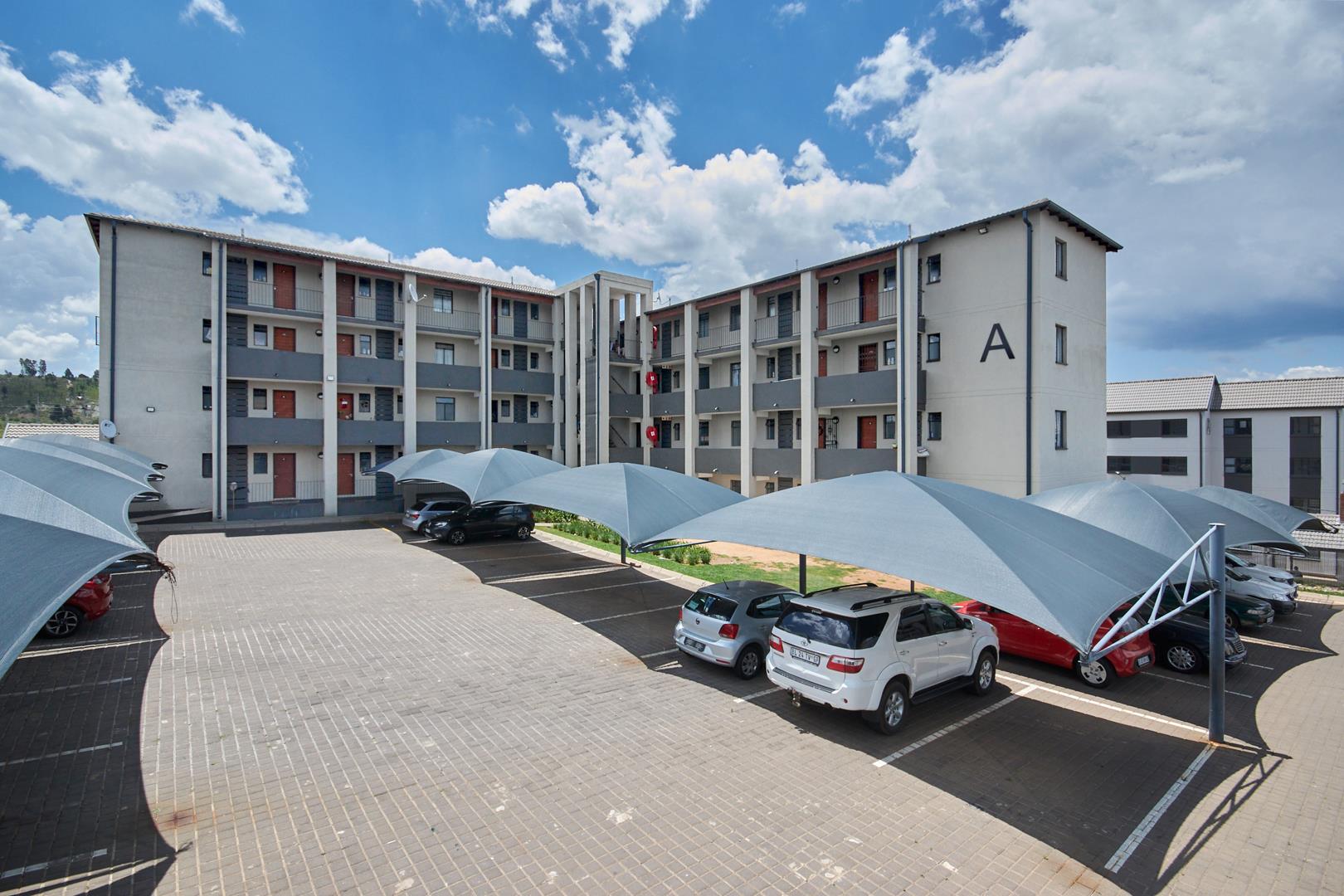 2 Bedroom Apartment / flat for sale in Fleurhof - P24-116733387