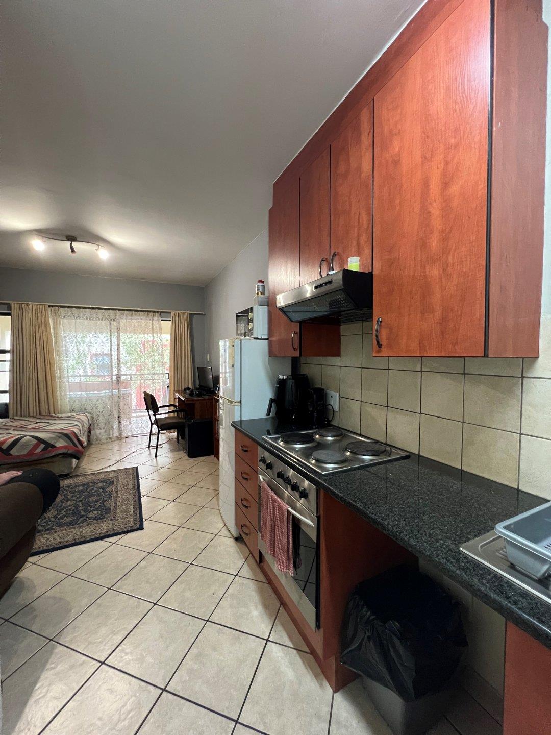 1 Bedroom House for sale in Oukraal Estate - P24-116734100