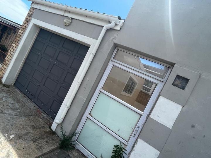 3 Bedroom House for sale in Schauderville - P24-116734929