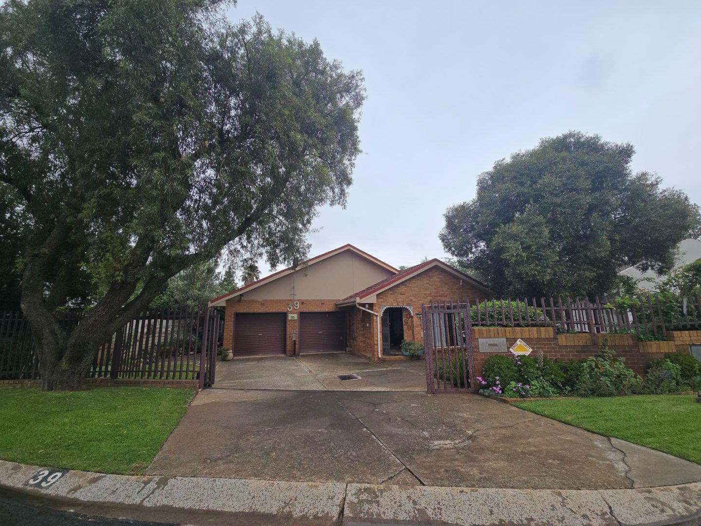 3 Bedroom House for sale in Nigel Ext 2 - 39 Hutchinson Road - P24 ...