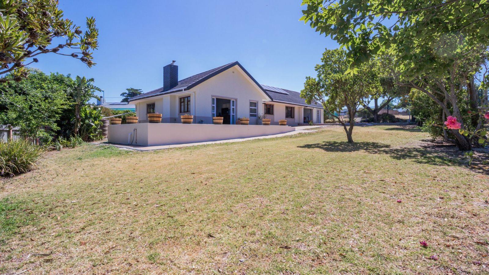 4 Bedroom House for sale in Briza - P24-116740509