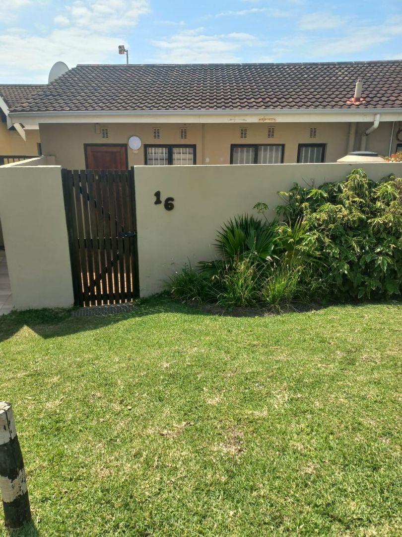 2 Bedroom Townhouse to rent in Scottburgh South - P24-116747365