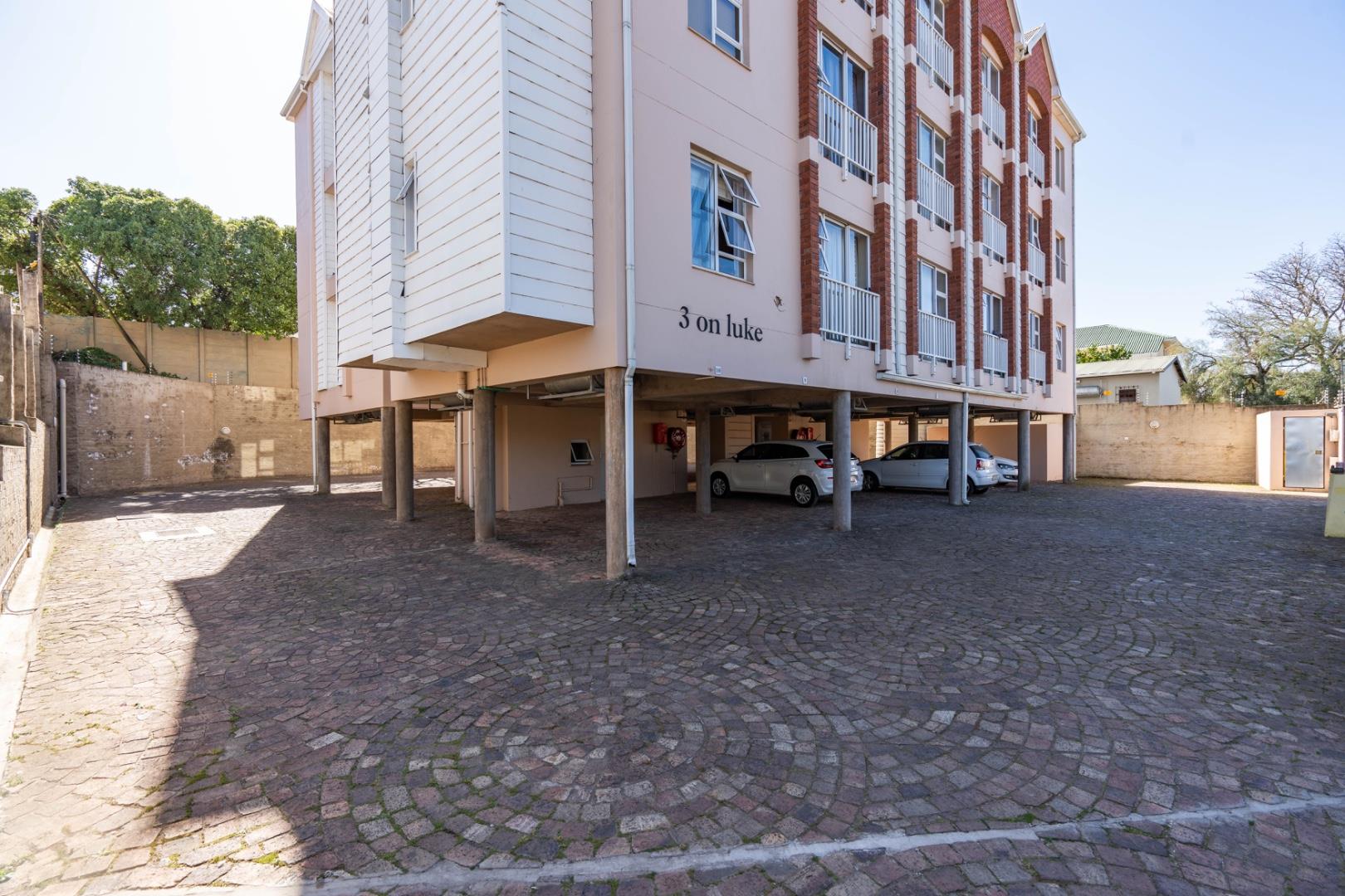 1 Bedroom Apartment / flat for sale in Grahamstown Central - 16 Ss 3 On ...