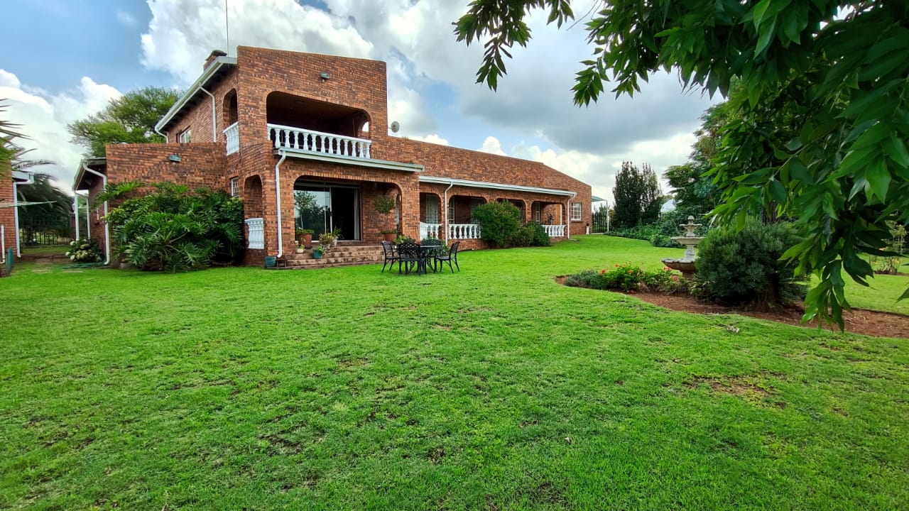 4 Bedroom House for sale in Vaal Marina - P24-116754058
