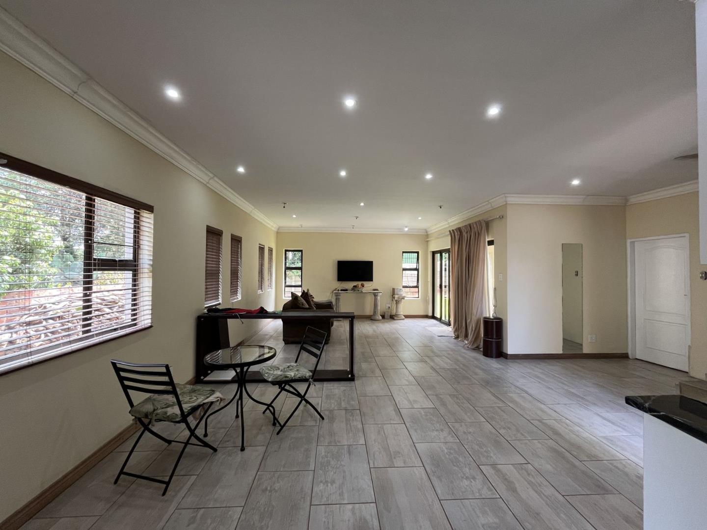 3 Bedroom House for sale in Val De Grace - P24-116761270