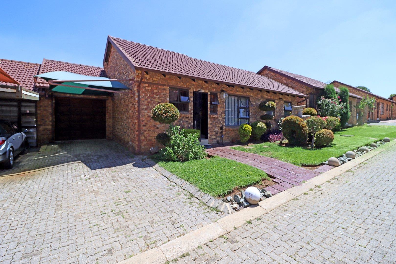 Meredale Property : Property and houses for sale in Meredale ...