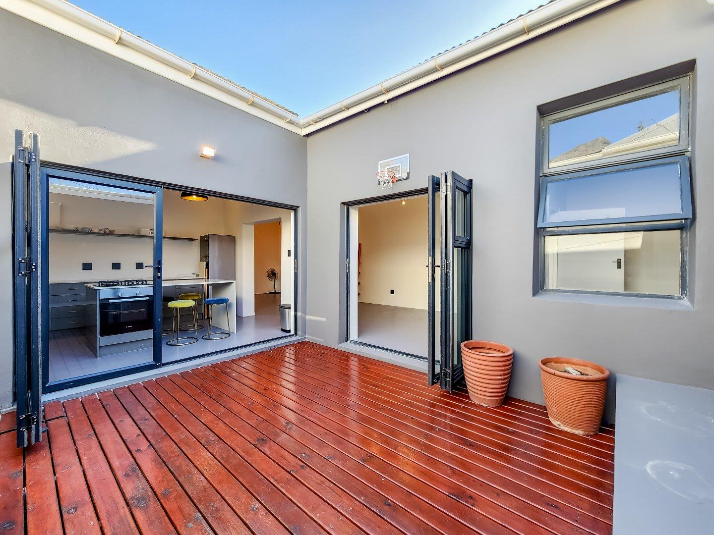 2 Bedroom House for sale in Woodstock - 6 Hilyard Street - P24-114612878