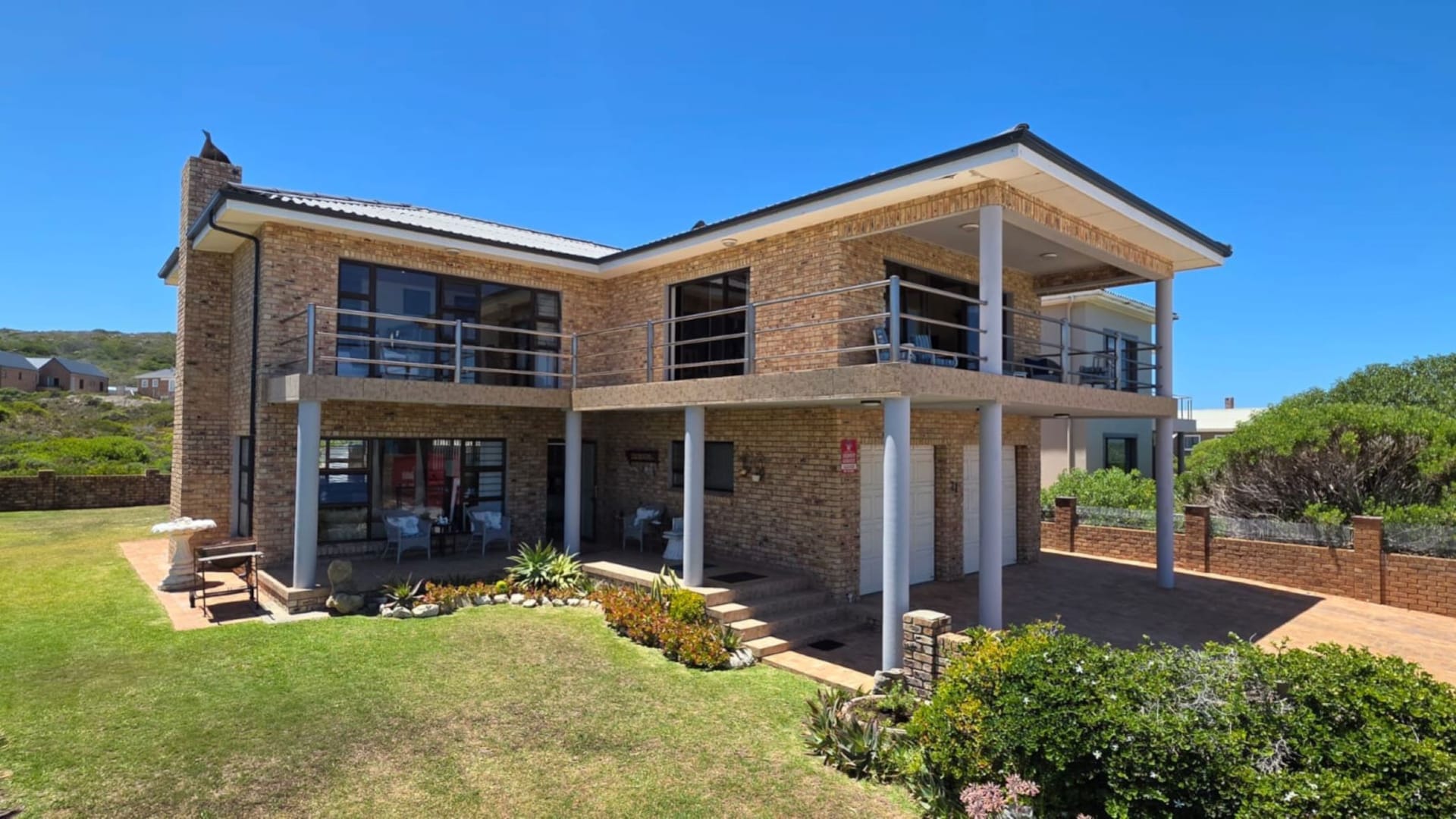 3 Bedroom House for sale in Suiderstrand - 21 Rasper Avenue - P24-116770547