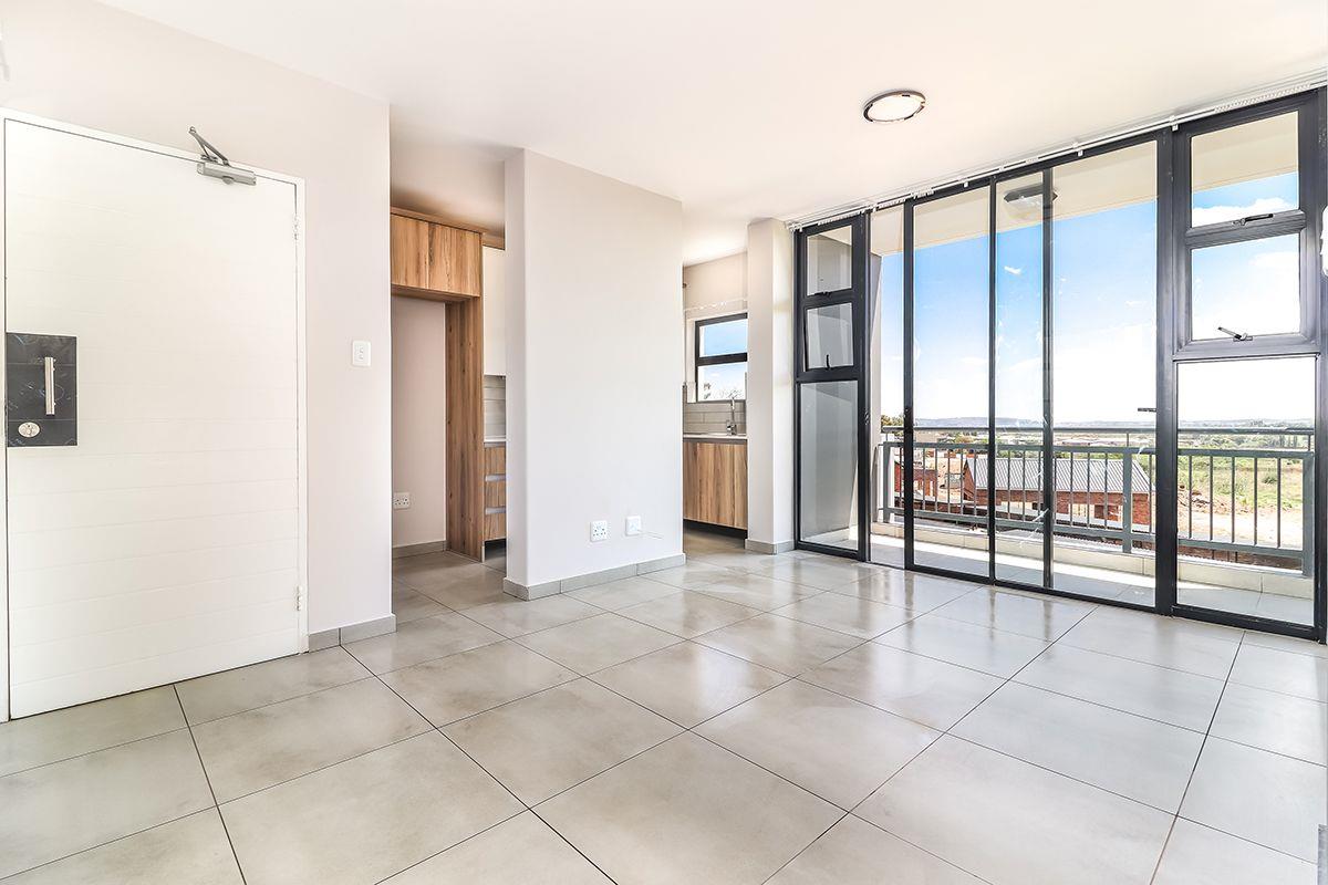 2 Bedroom Apartment / flat to rent in Shere - 146 Lombardy Meander, 219 ...