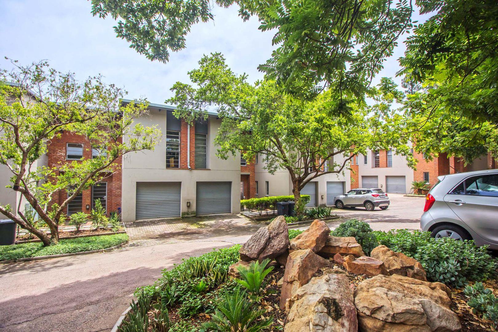 2 Bedroom Townhouse for sale in Die Wilgers - P24-116778463