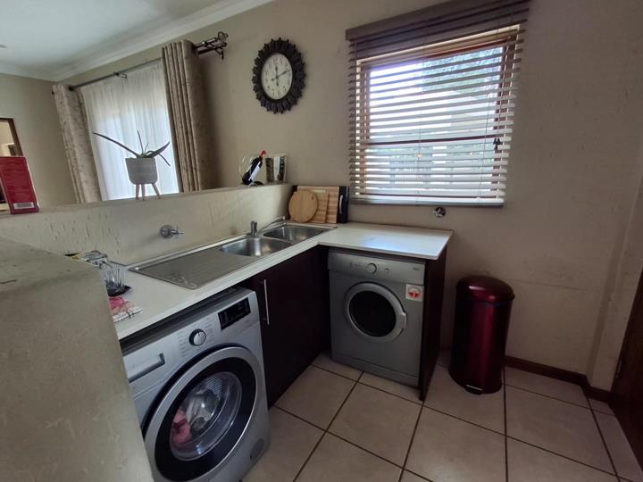 3 Bedroom Townhouse for sale in Randhart - 43 Langenhoven Street - P24 ...