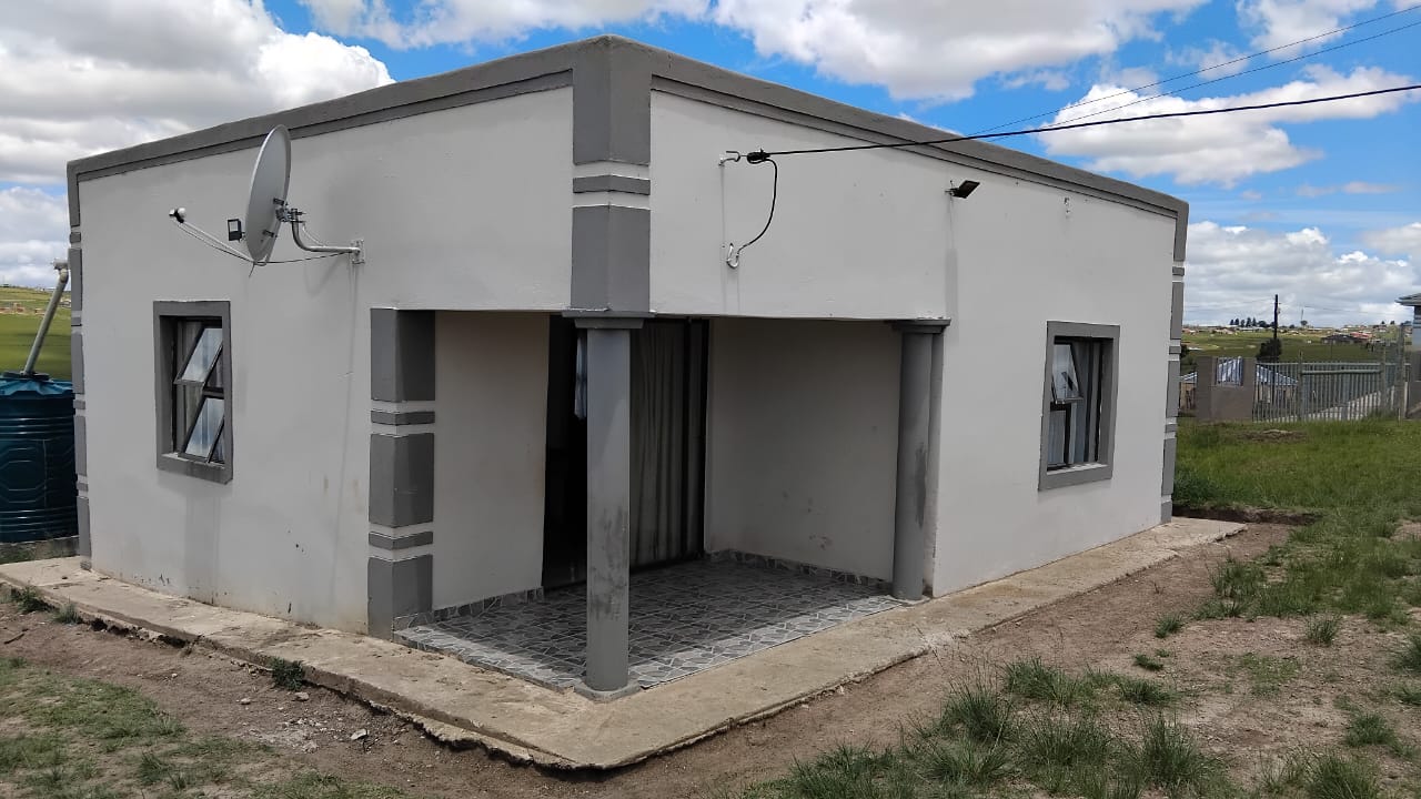 2 Bedroom House for sale in Mthatha Rural - P24-116780436