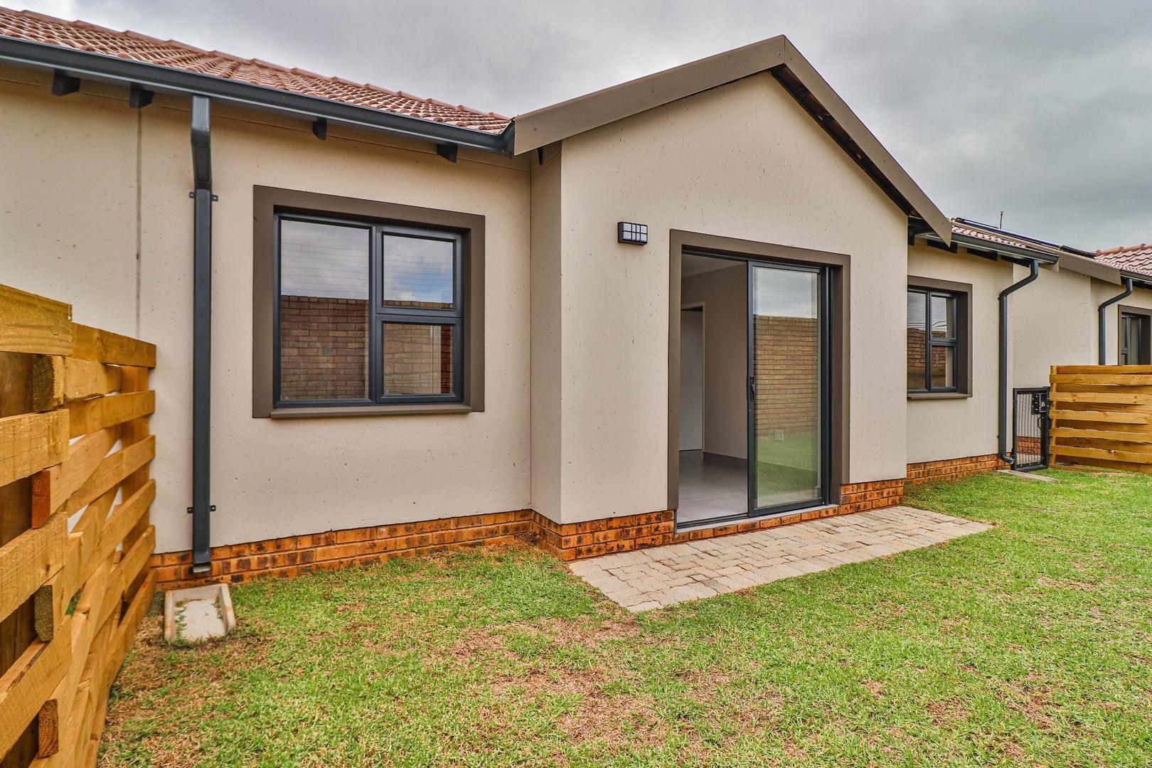 3 Bedroom Townhouse for sale in Albertsdal - 49 Ithemba, 1 Silver Close ...