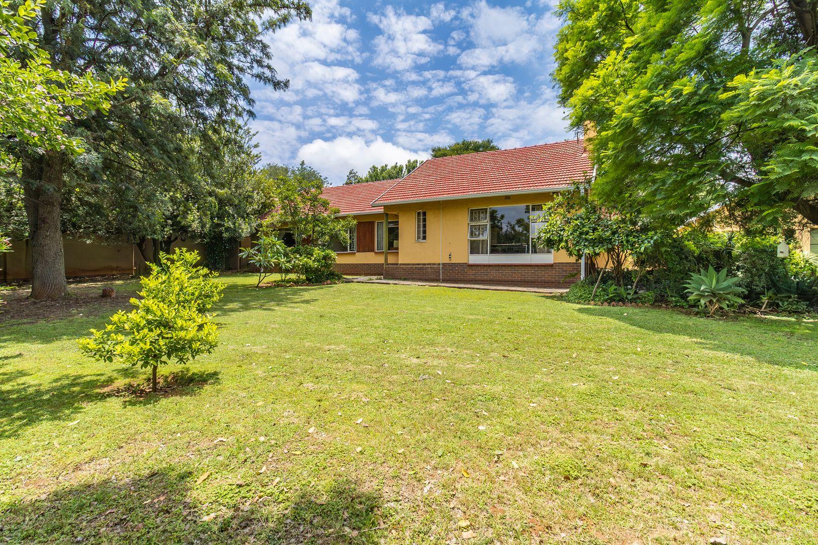 4 Bedroom House for sale in Randpark - P24-116792997
