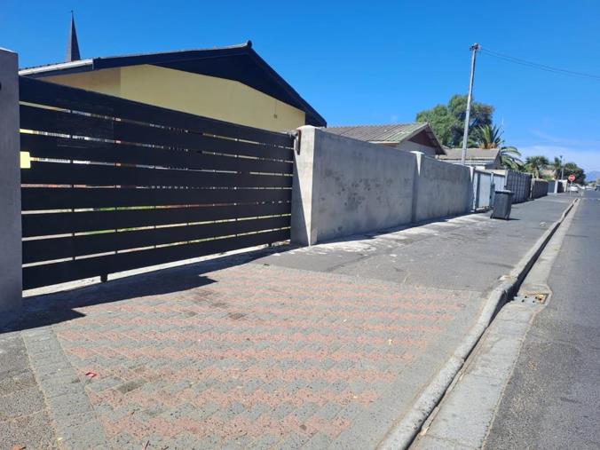 5 Bedroom House for Sale in Parow Valley