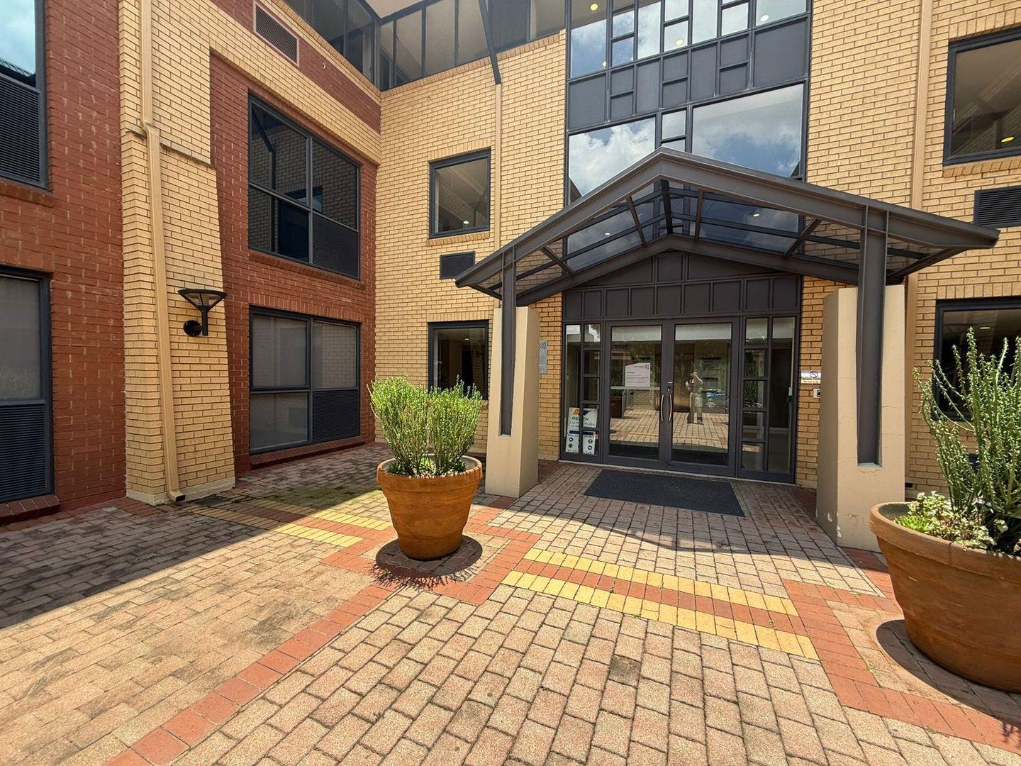 Commercial property to rent in Constantia Kloof - 1 Constantia Office ...