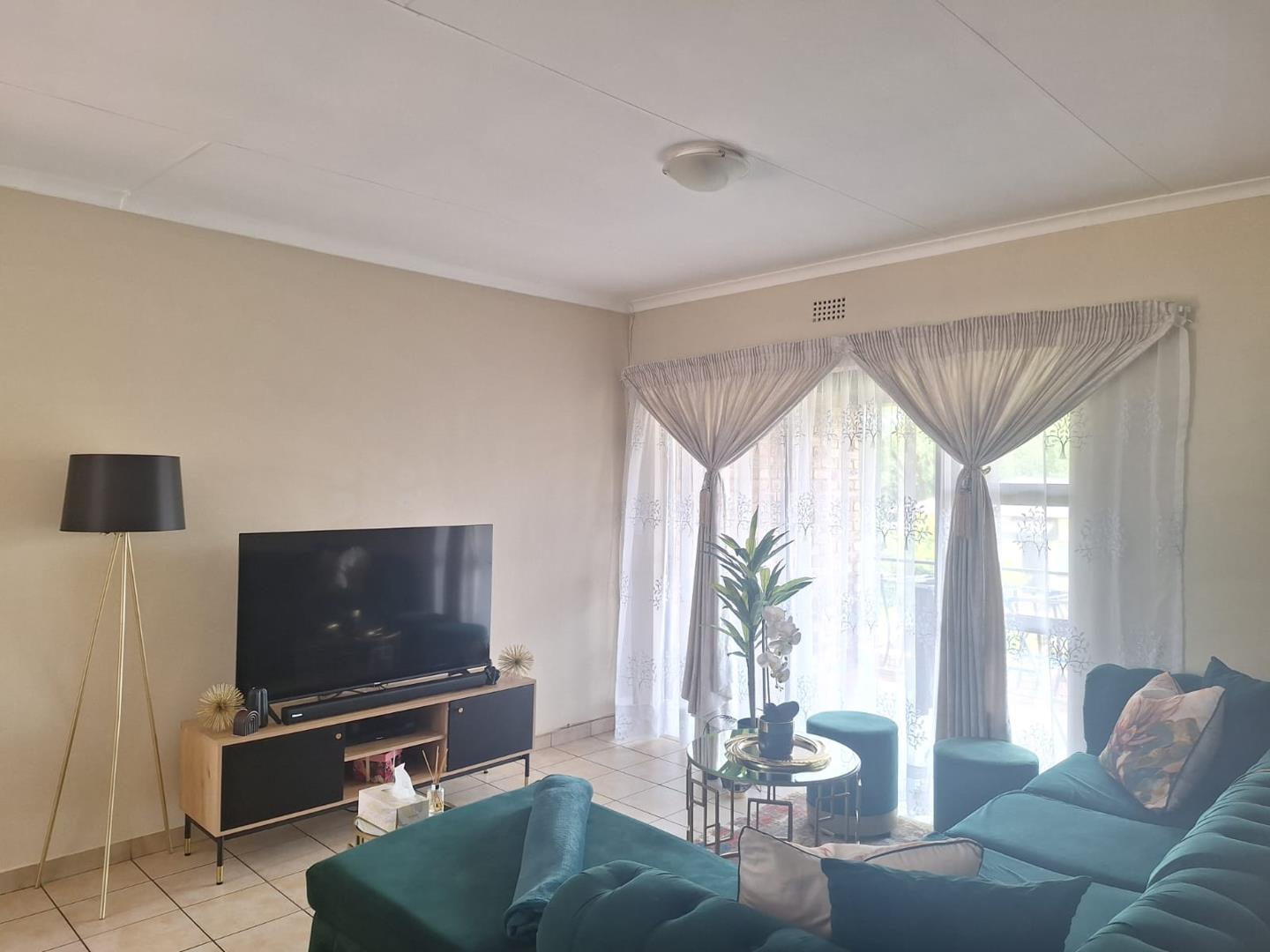 2 Bedroom Townhouse for sale in Dalview - P24-116835203