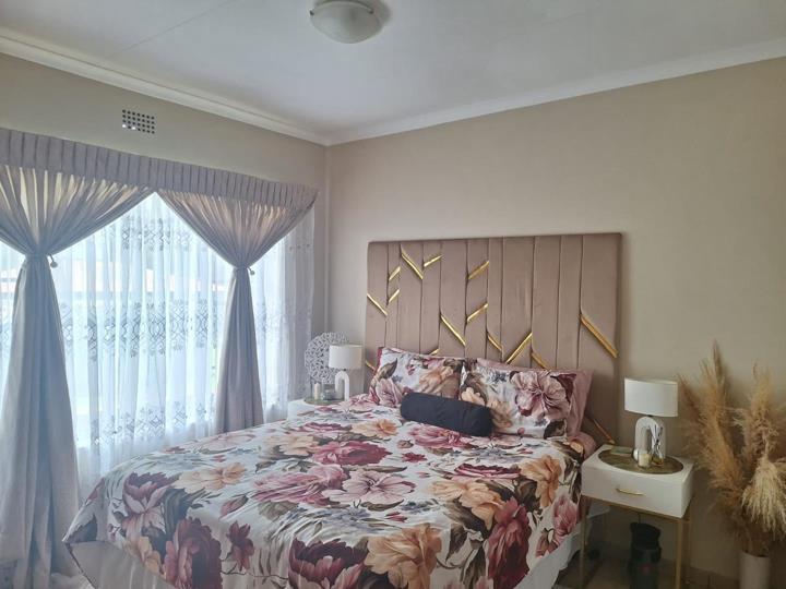 2 Bedroom Townhouse for sale in Dalview - P24-116835203
