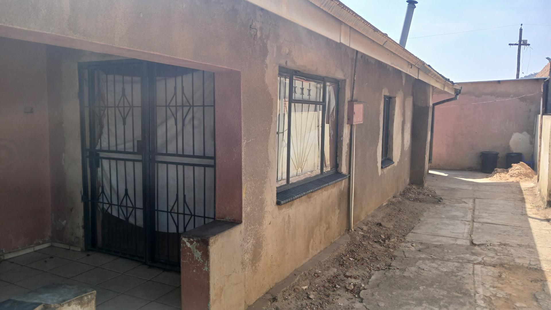 4 Bedroom House for sale in Mamelodi - P24-116801497