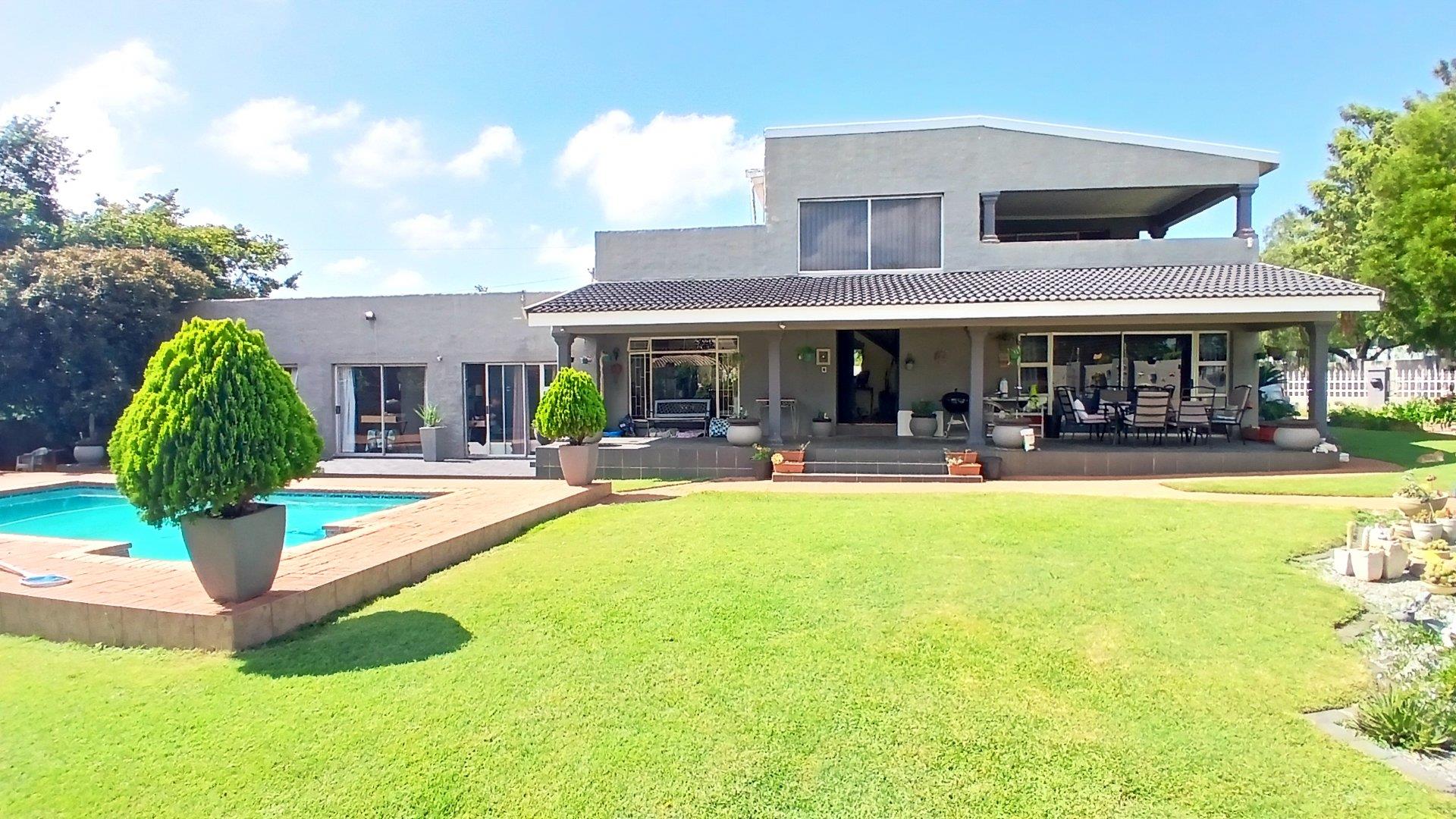 3 Bedroom House for sale in Fochville - P24-116801996