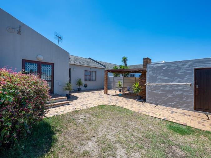 2 Bedroom House for Sale in Edgemead