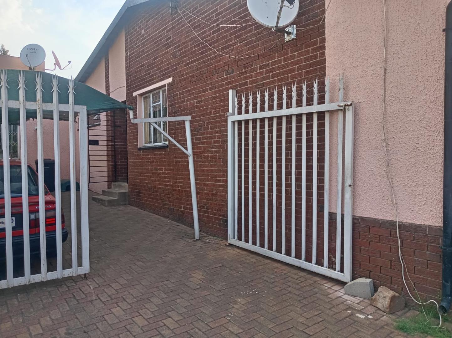 5 Bedroom House for sale in Tedstoneville - P24-116803694