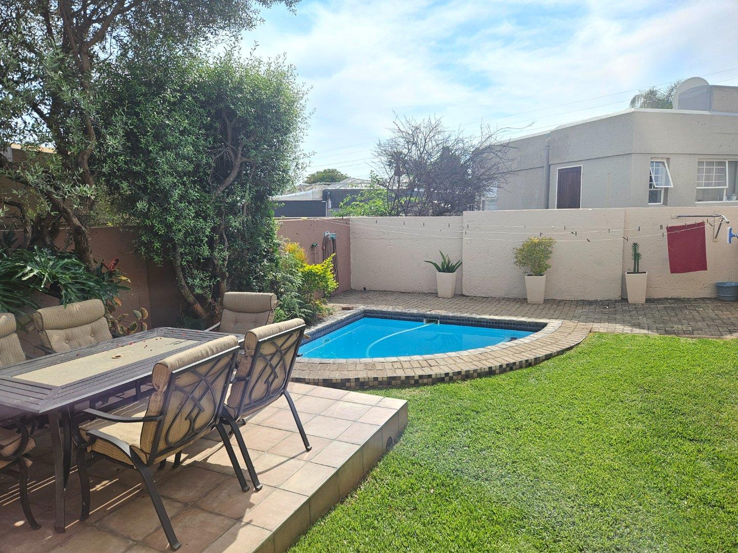 3 Bedroom House for sale in Bromhof - P24-116804477